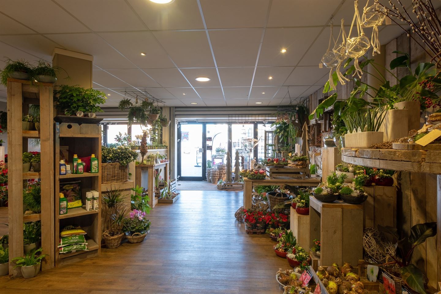 Heerestraat 32 Roden - Winkel huren