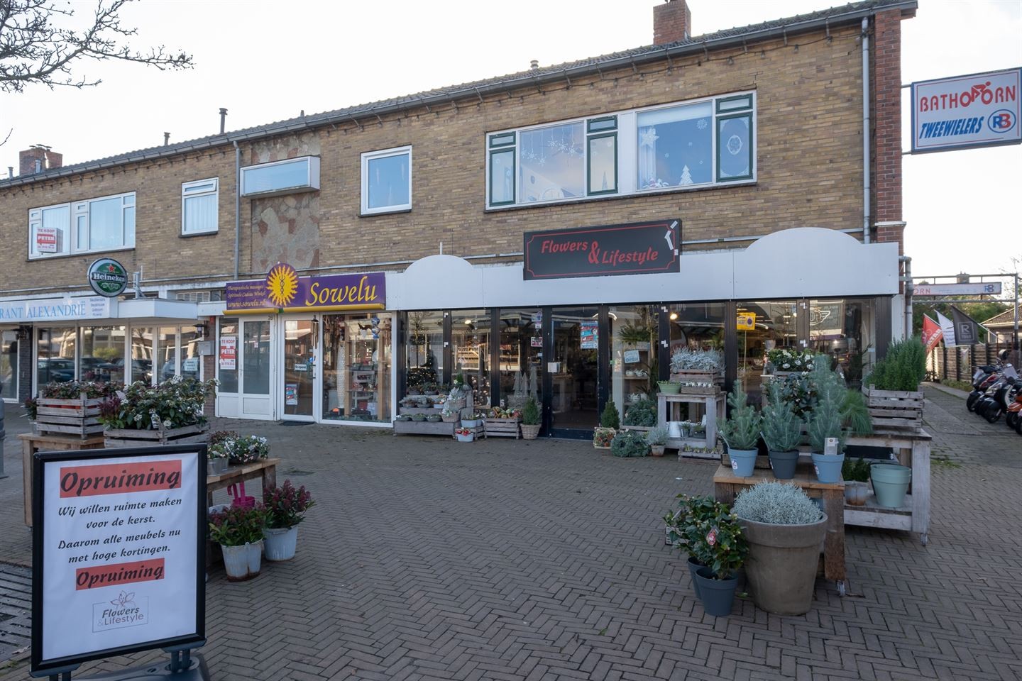 Heerestraat 32 in Roden - Winkelruimte huren