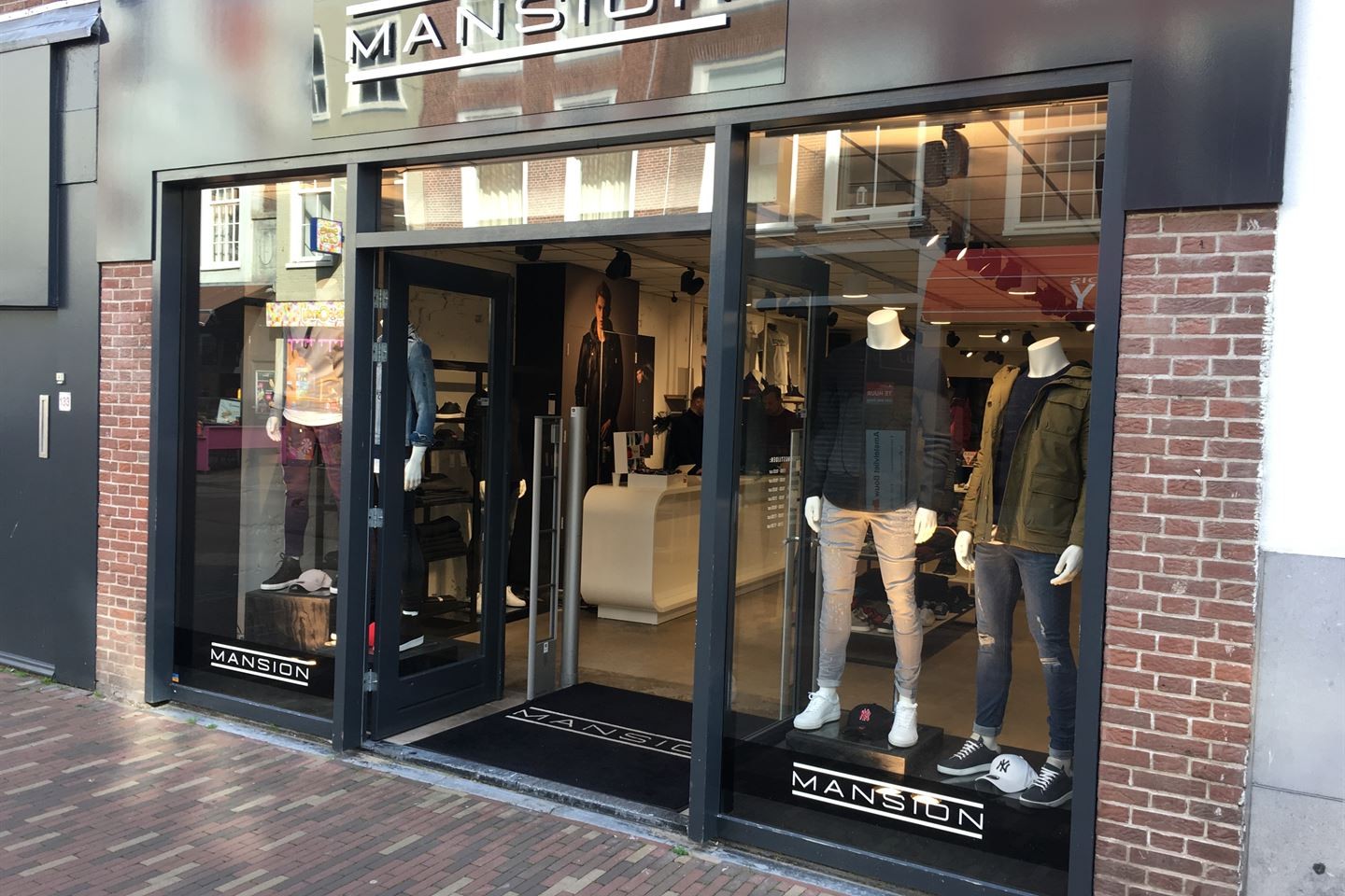 Grote Houtstraat 135 in Haarlem - Winkelruimte huren